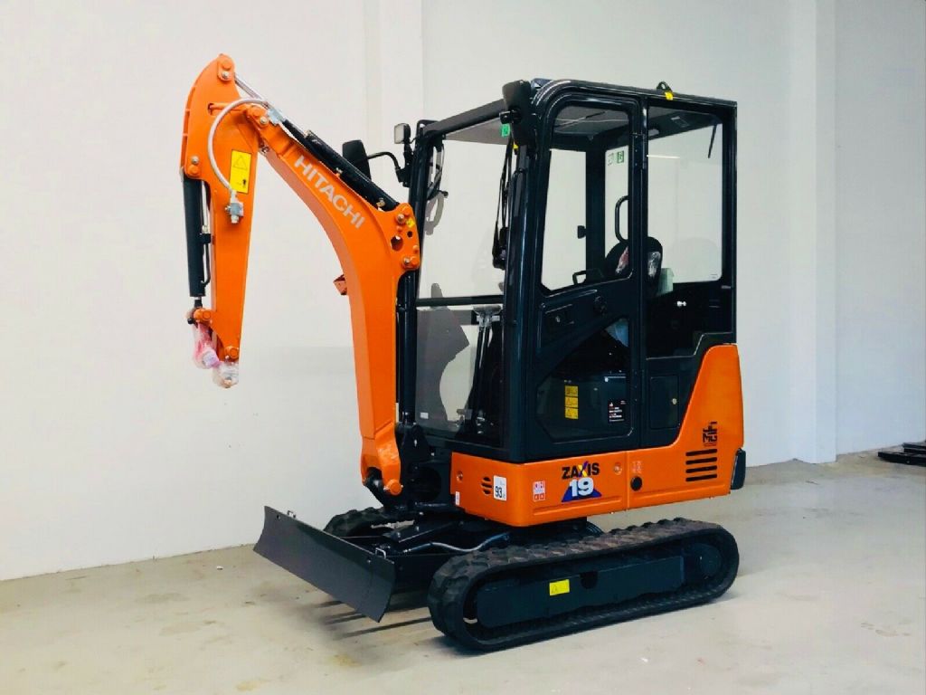 HITACHI ZX19-6 + HYDR. - Center NEP-VIL