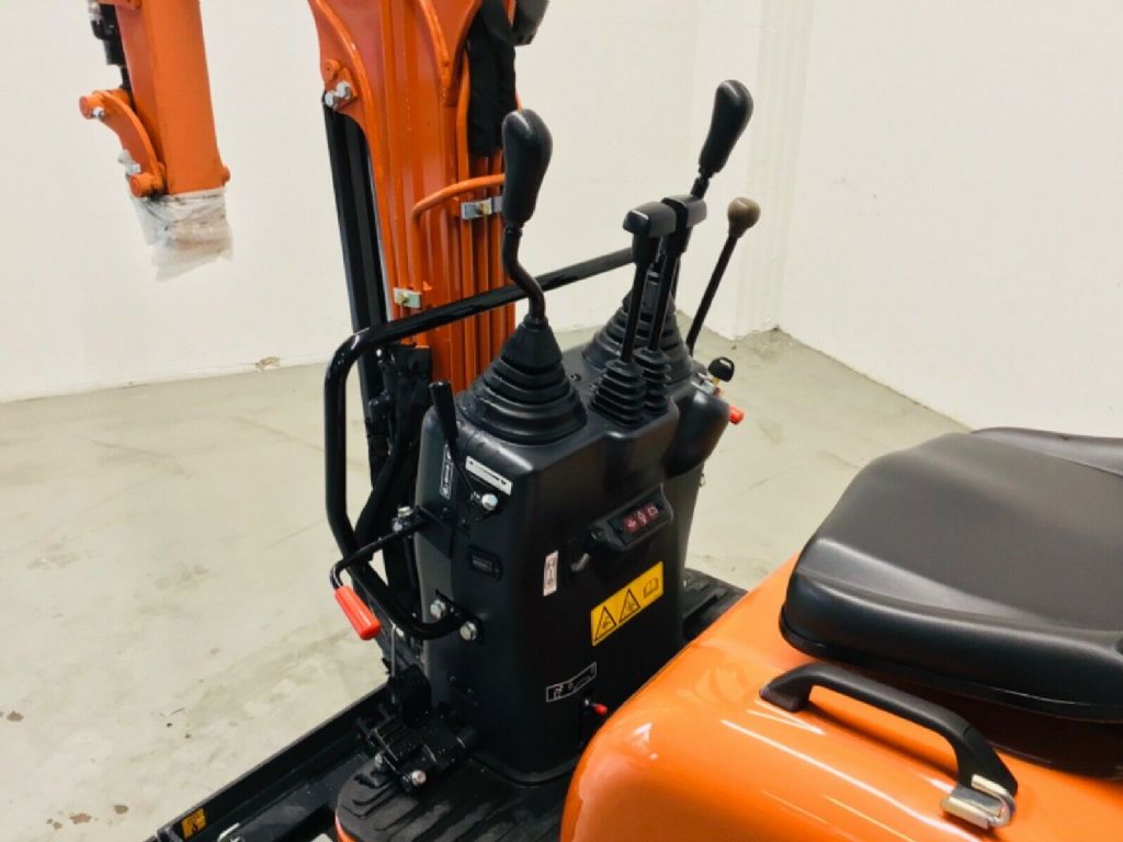 HITACHI ZX10U-6 - Center NEP-VIL